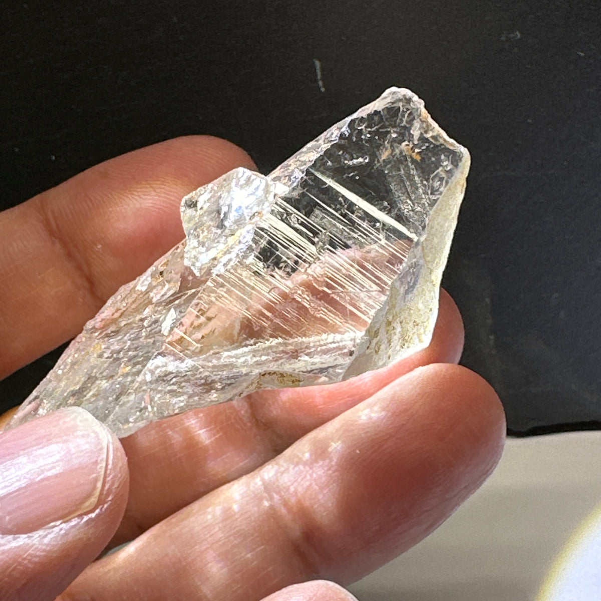 Mondo Quartz Crystal, 32.60gm, Tanzania – Gems Of East Africa